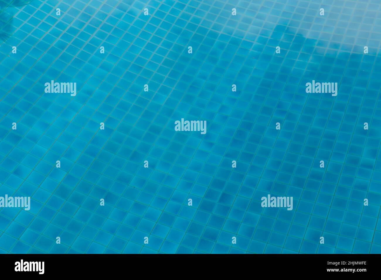 Blue pool water background Stock Photo - Alamy