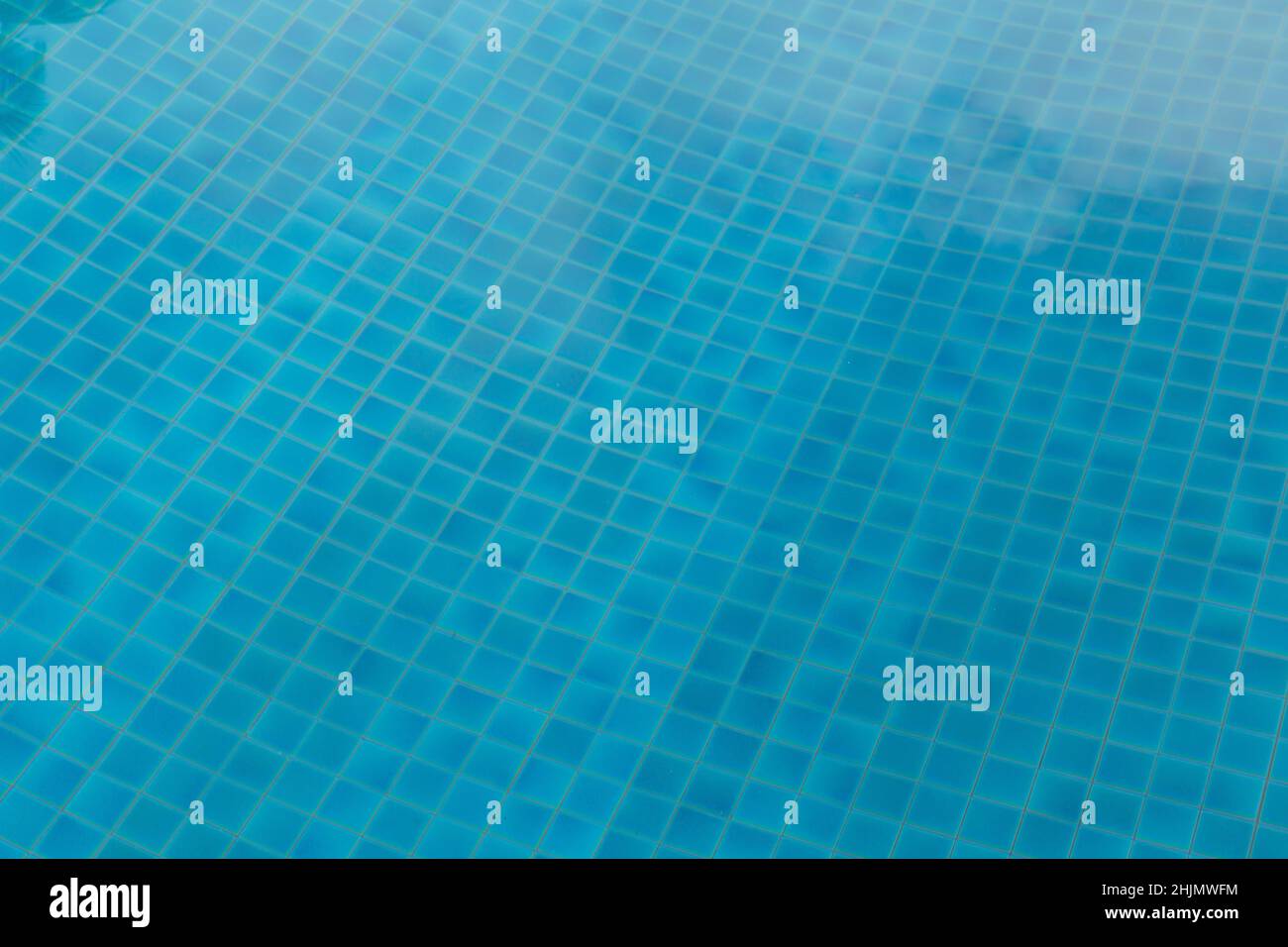 Blue pool water background Stock Photo - Alamy