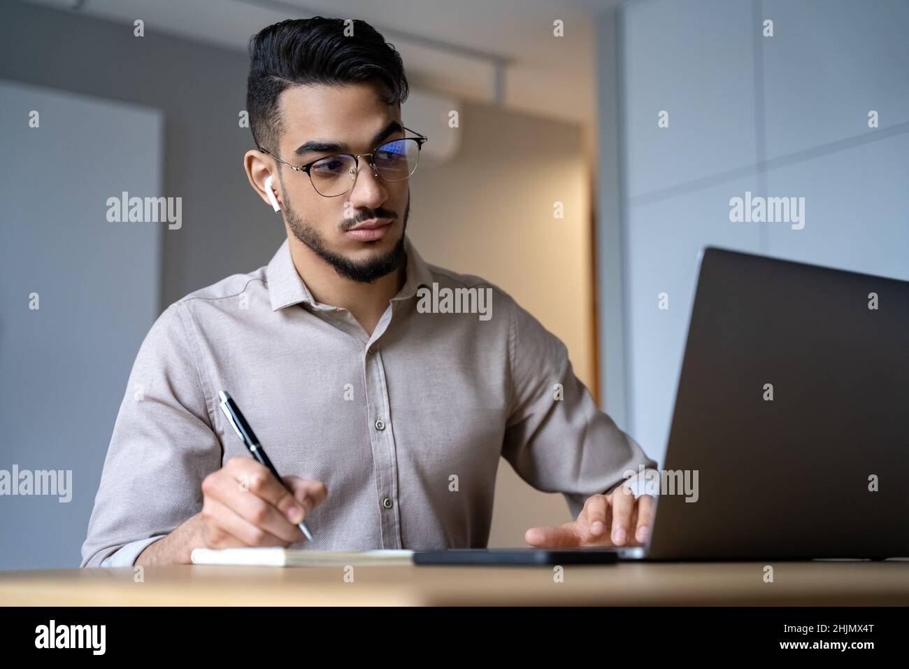 Indian student with laptop hi-res stock photography and images - Alamy