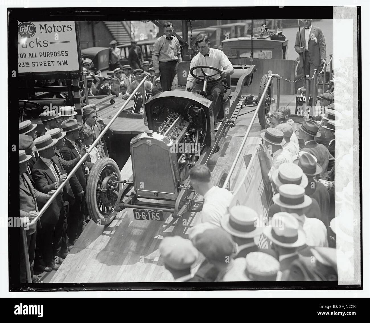 Automobile division hi-res stock photography and images - Alamy