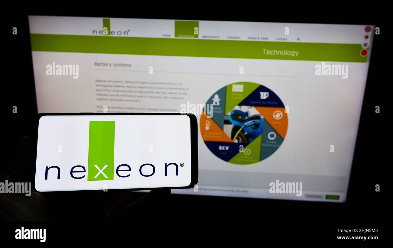 Lithium ion battery manufacturing hi-res stock photography and images ...