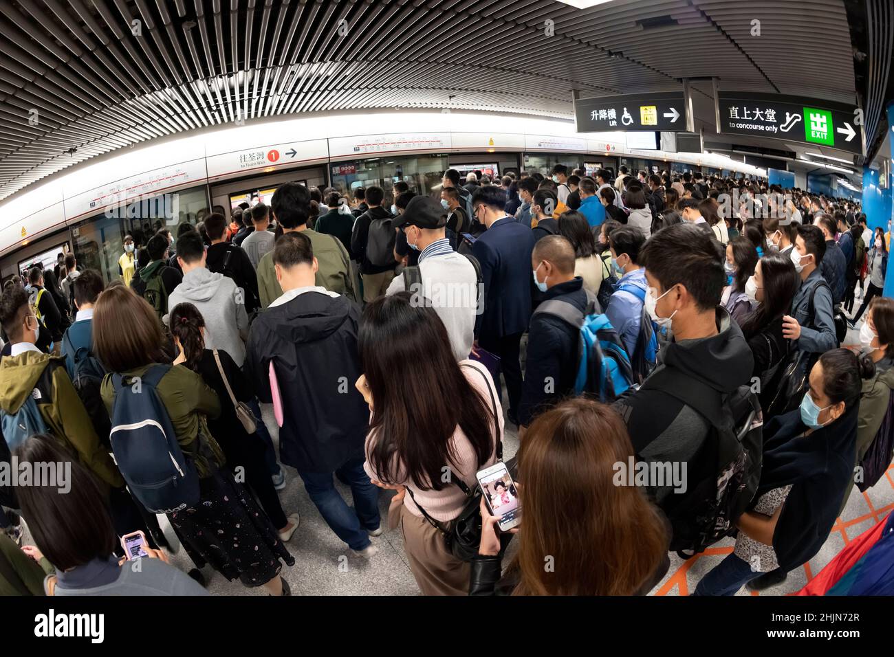 Over crowded subway train hi-res stock photography and images - Alamy
