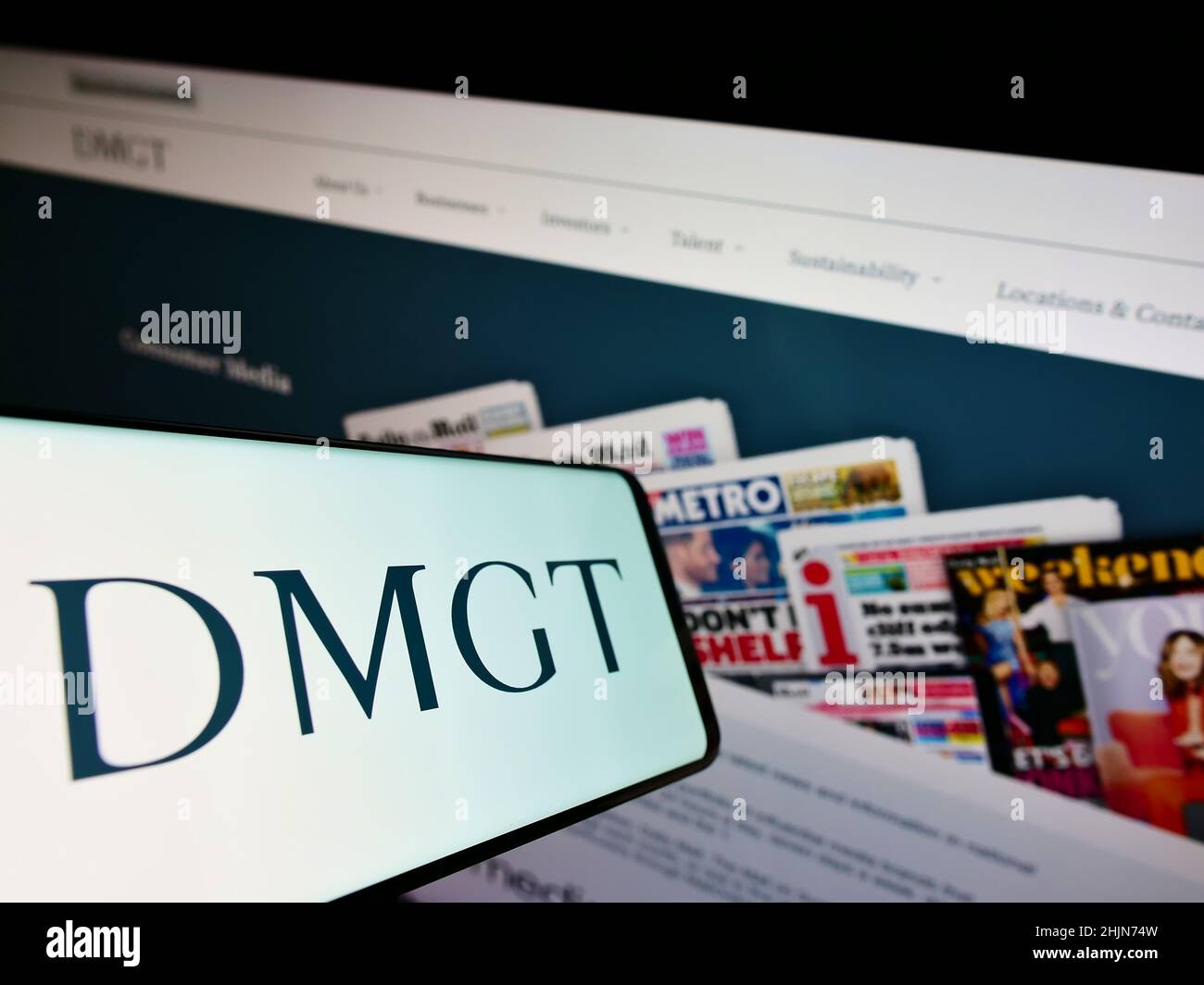 The daily mail logo hi-res stock photography and images - Alamy