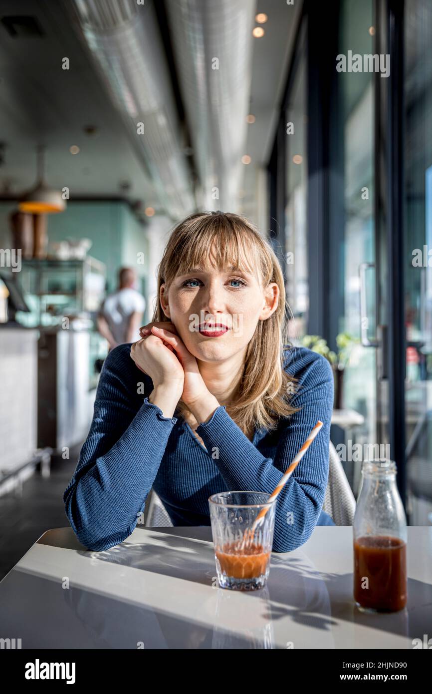 Wien, Austria. 27th Jan, 2022. Actress Theresa Riess is sitting in a ...