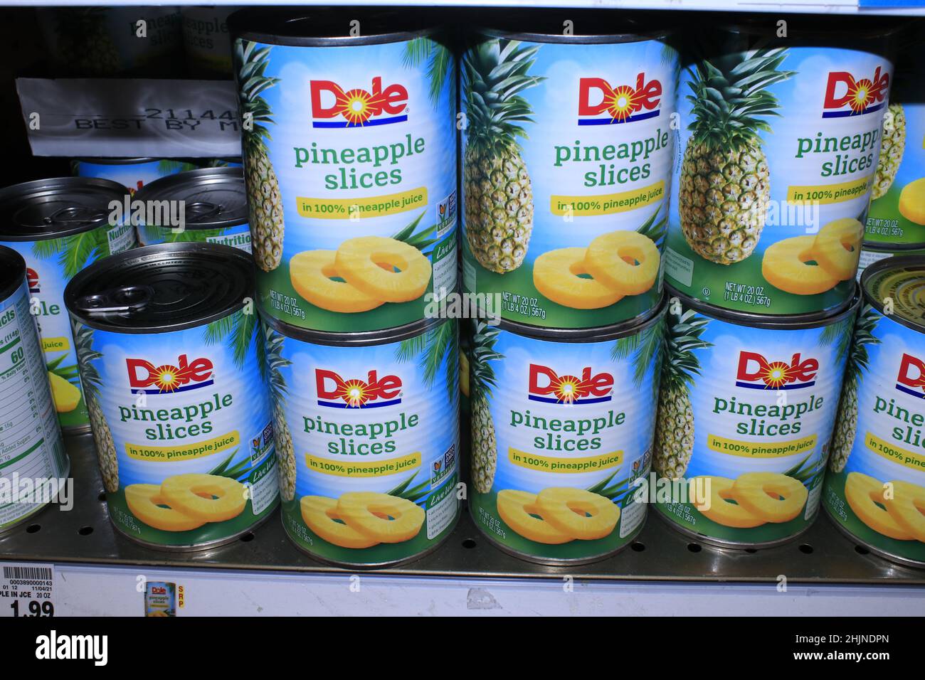 Dole pineapple hi-res stock photography and images - Alamy