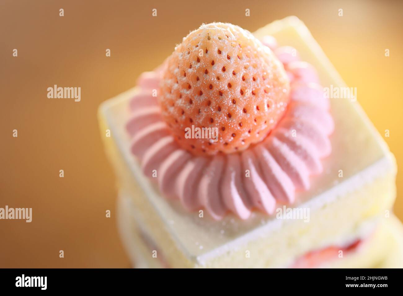 Cake topping hi-res stock photography and images - Alamy