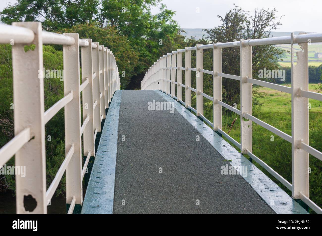 Arched metal footbridge hi-res stock photography and images - Alamy
