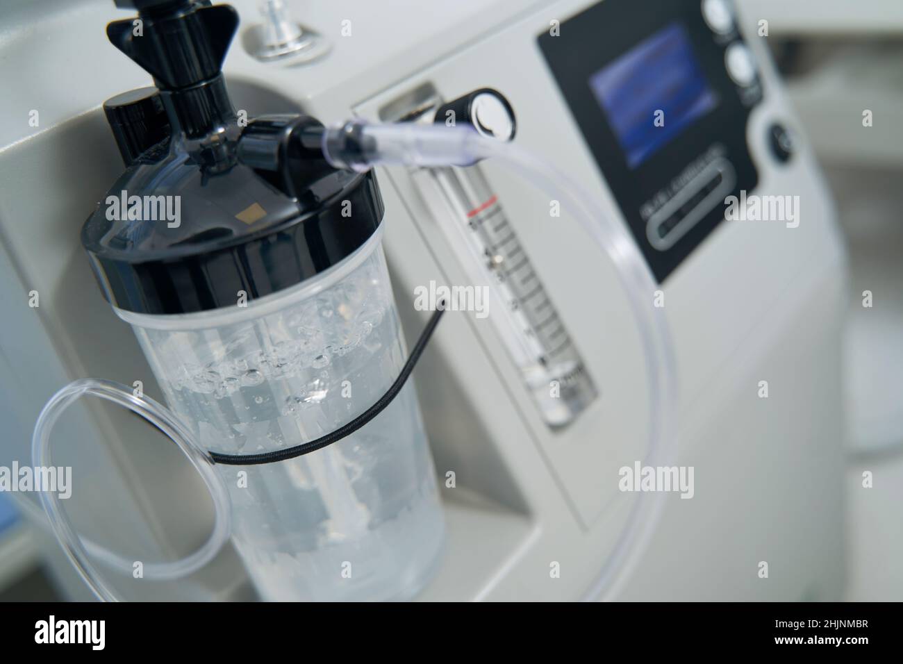 Operating medical device used for patients affected by respiratory ...