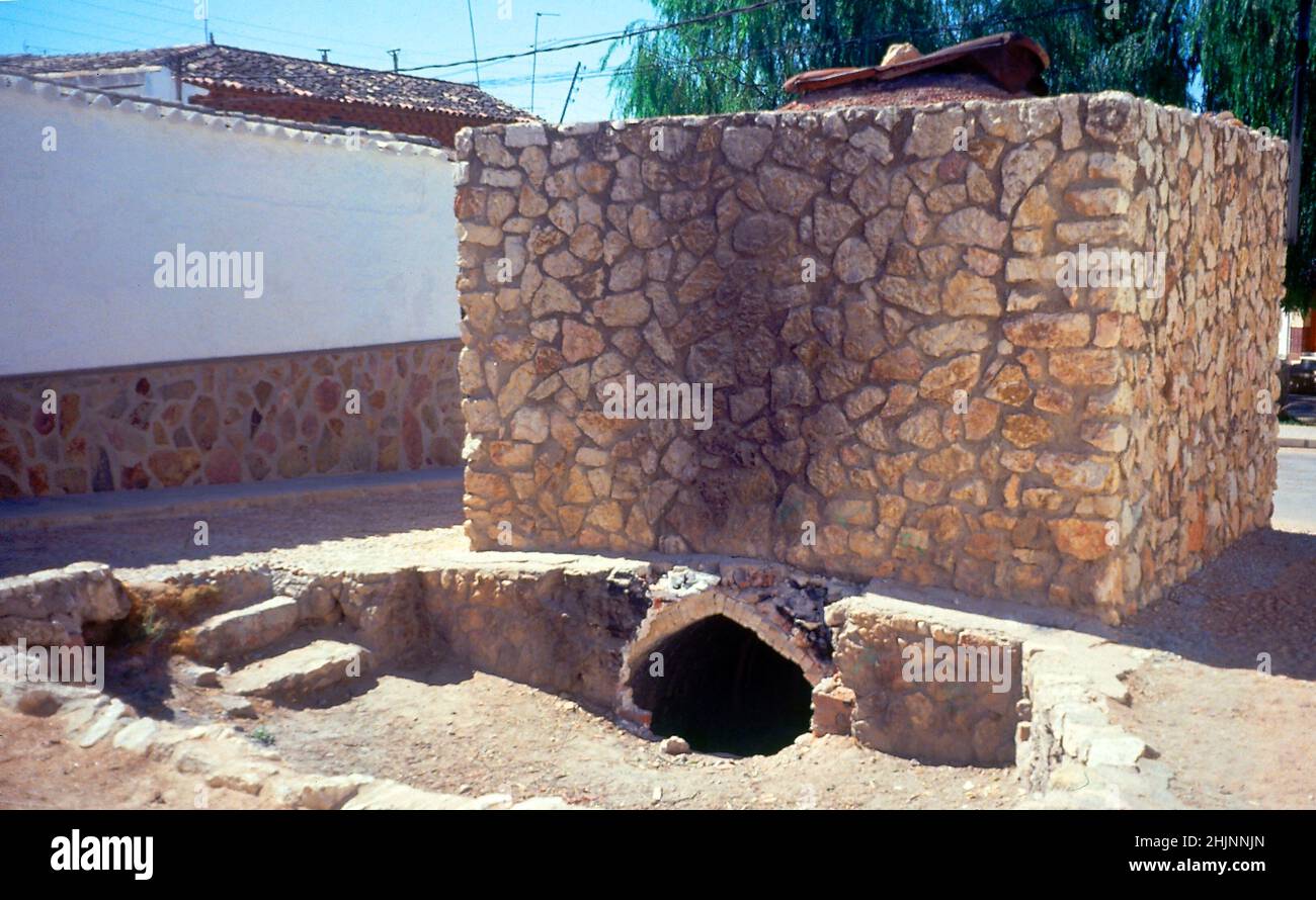 Horno de ceramica hi-res stock photography and images - Alamy