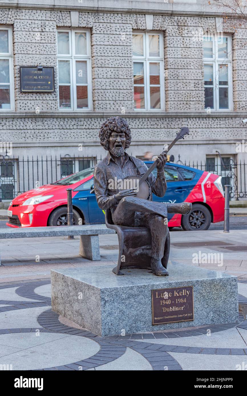 New statue of Luke Kelly on South King Street created by John Coll ...
