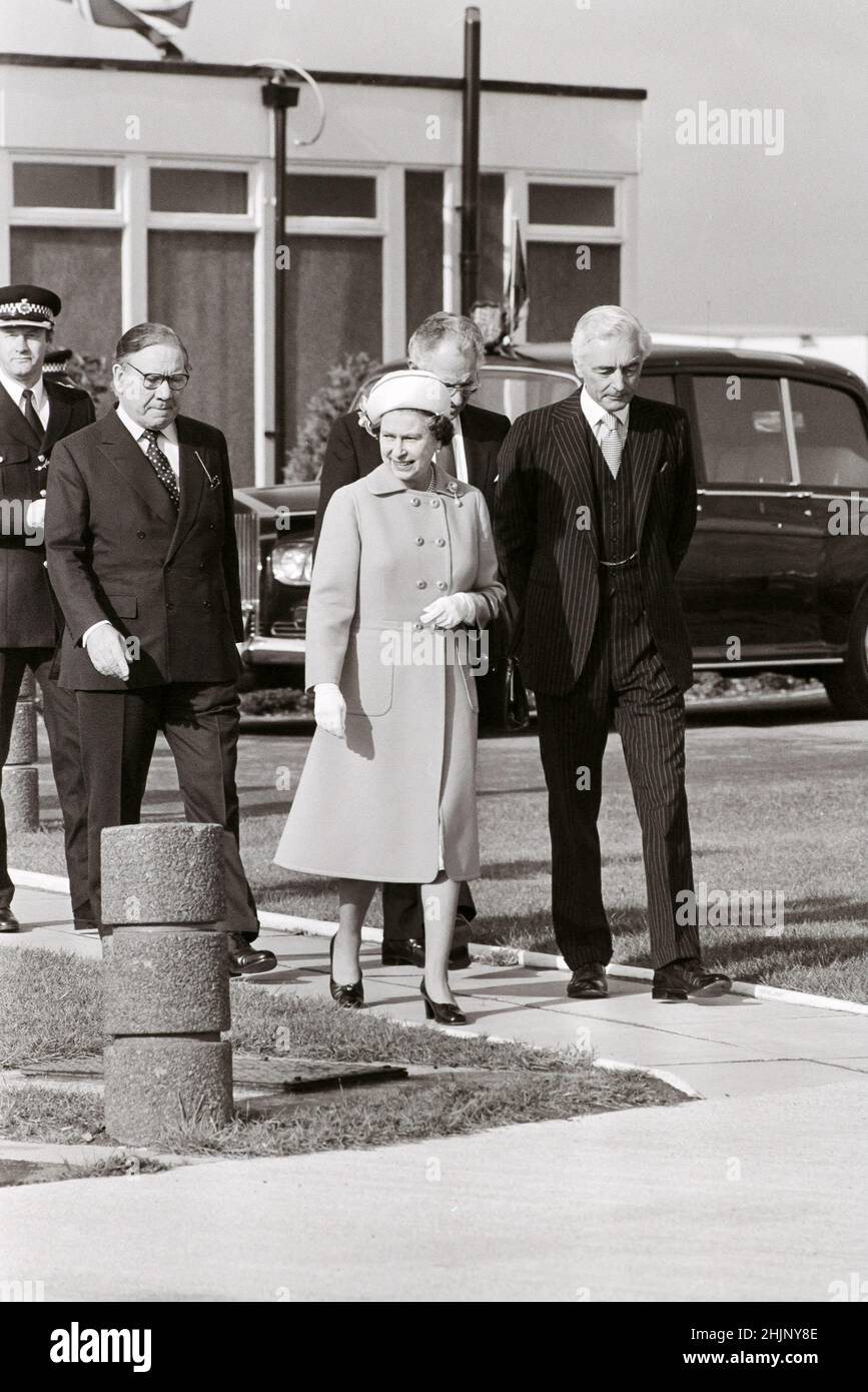 1985 queen elizabeth ii hi-res stock photography and images - Alamy