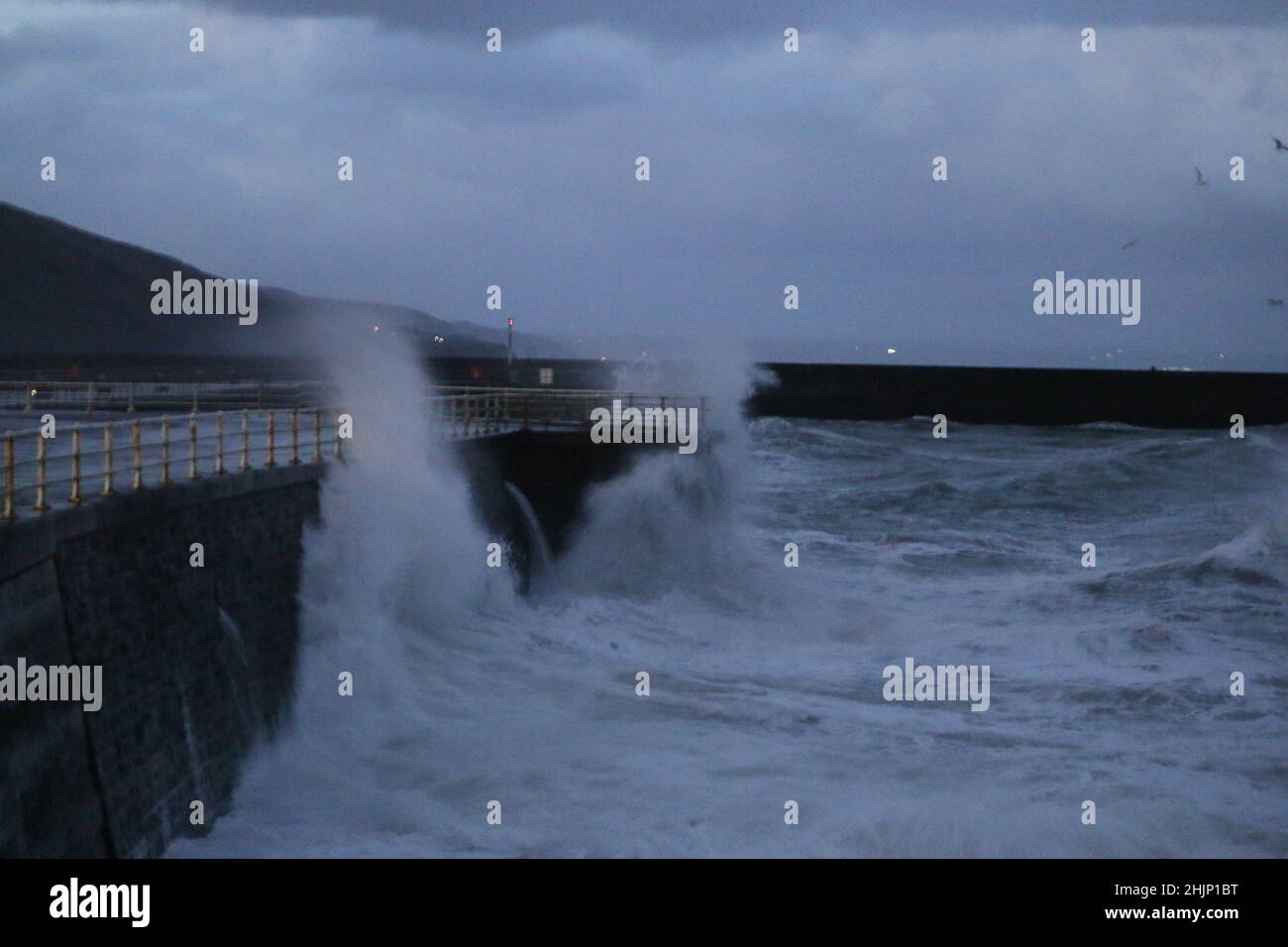 50 mph winds hi-res stock photography and images - Alamy