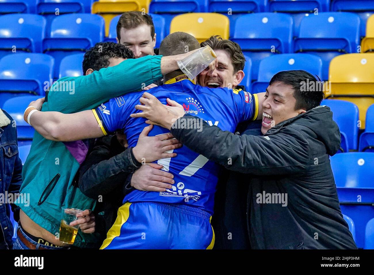 Wimbledon, UK. 19th Jan, 2022. Rob OAKLEY (17) of London Broncos with ...