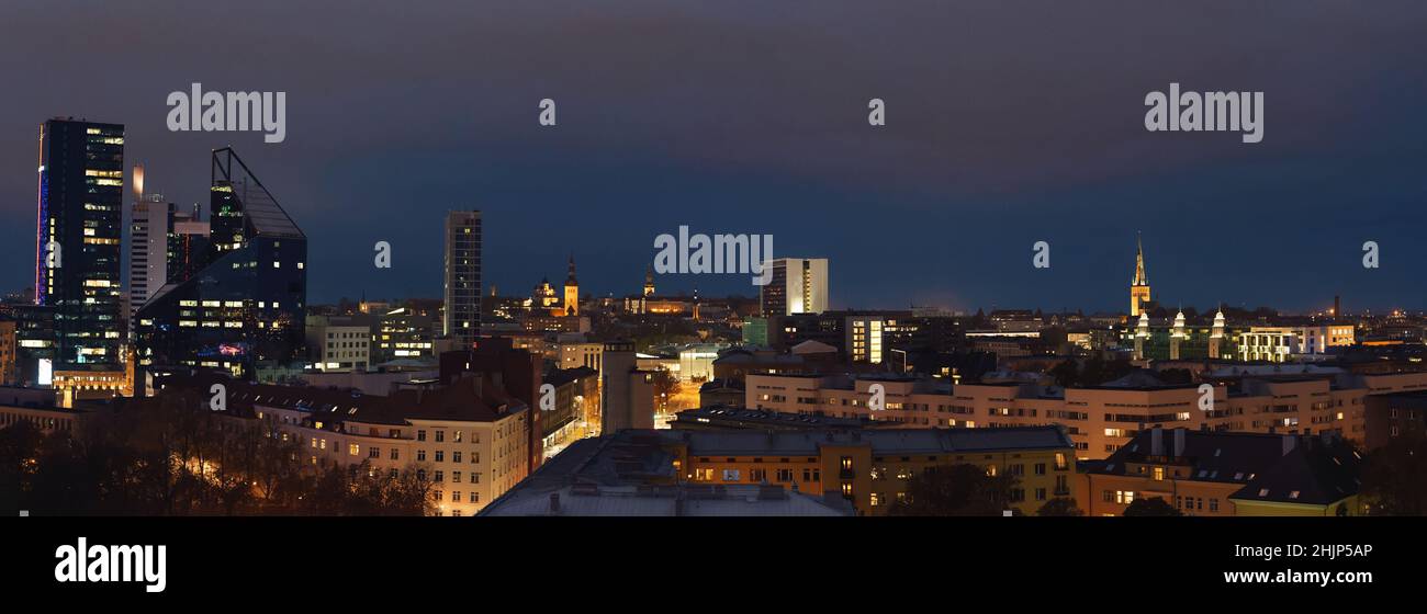 Night view tallinn hi-res stock photography and images - Alamy
