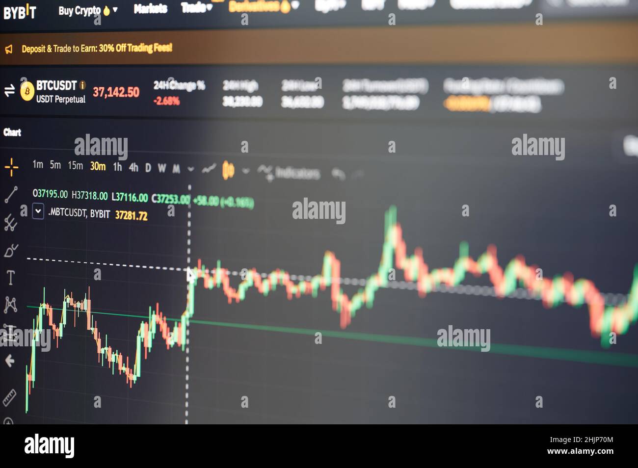 Bitcoin chart hi-res stock photography and images - Alamy