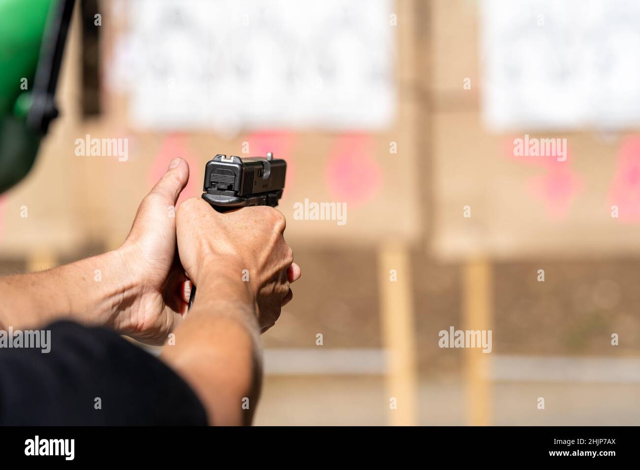 Shooting range pistol police hi-res stock photography and images - Alamy