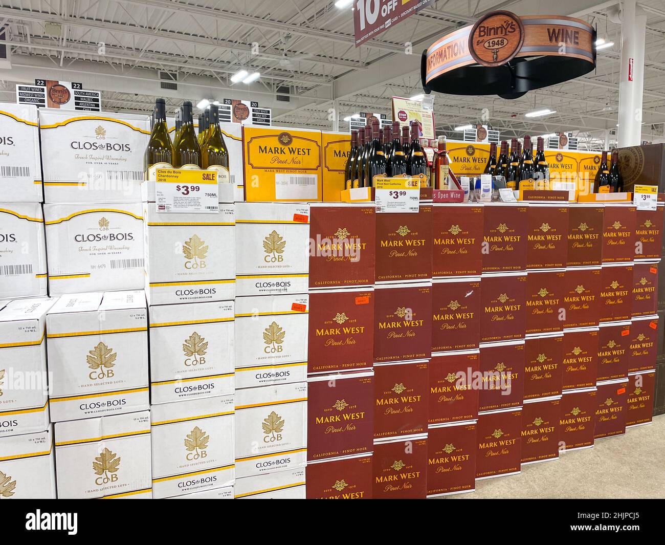Walmart store vintage hi-res stock photography and images - Alamy