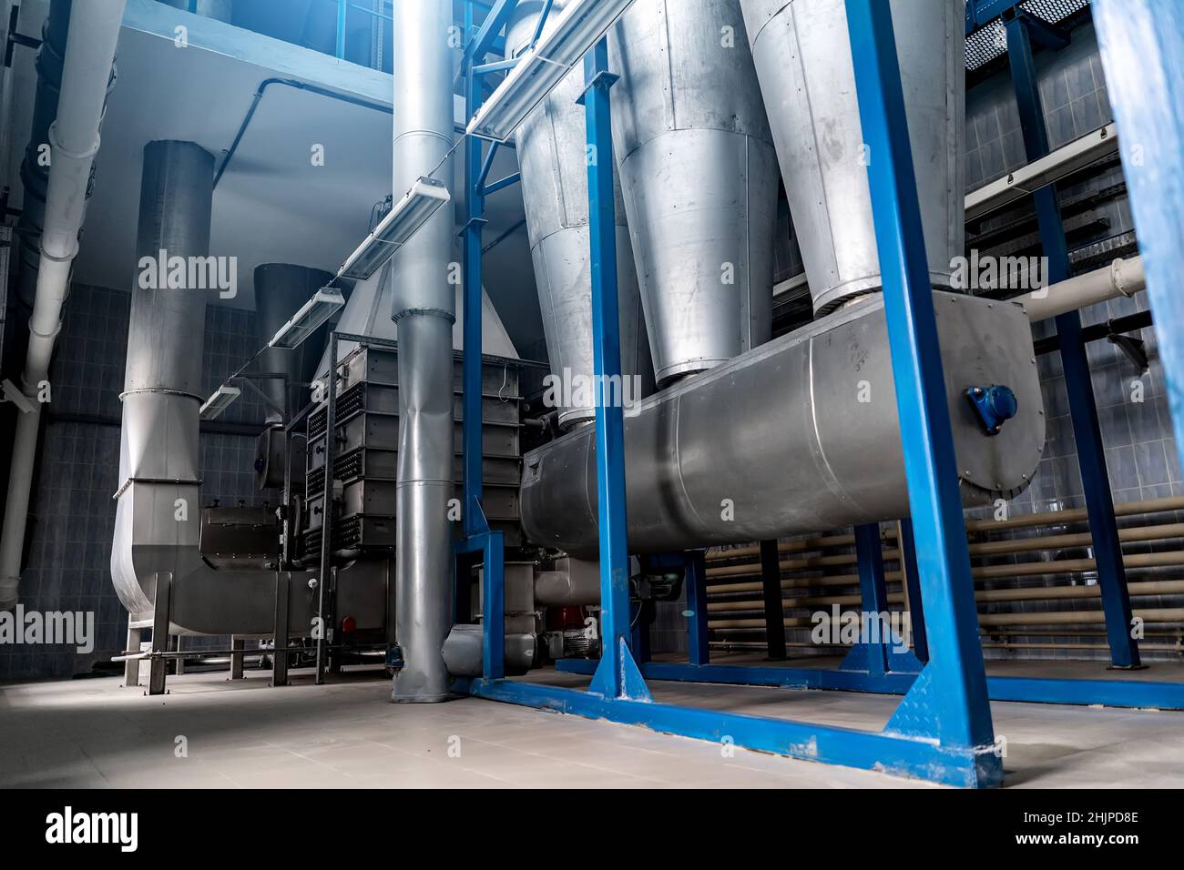 Potato chips processing hi-res stock photography and images - Alamy