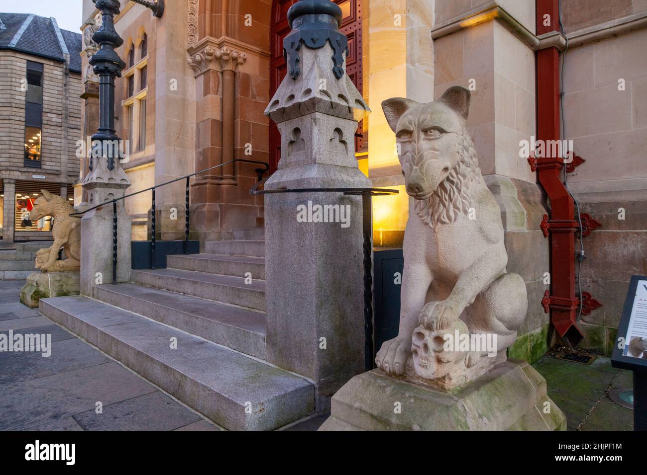 Stone Wolves outside the entrance of Inverness Town House Stock Photo ...