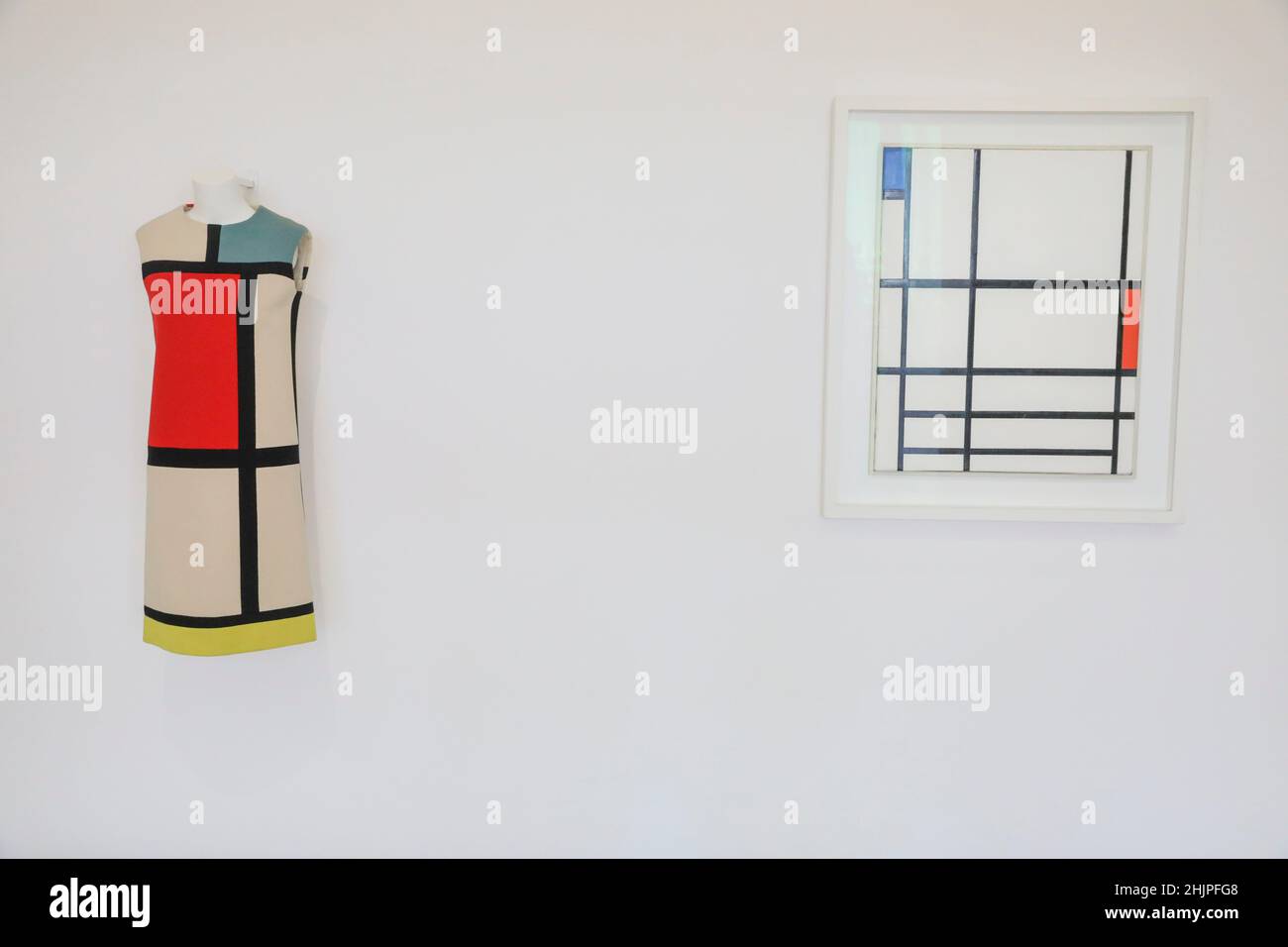 Piet mondrian dress hi-res stock photography and images - Alamy