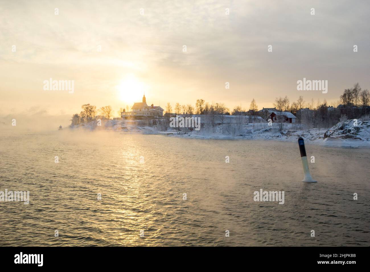 Sailing with fog hi-res stock photography and images - Alamy