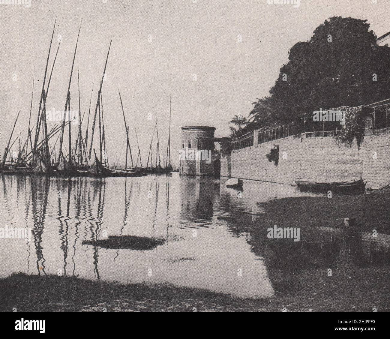 Cairo's Ancient Nilometer on the Island of Roda. Egypt (1923 Stock ...