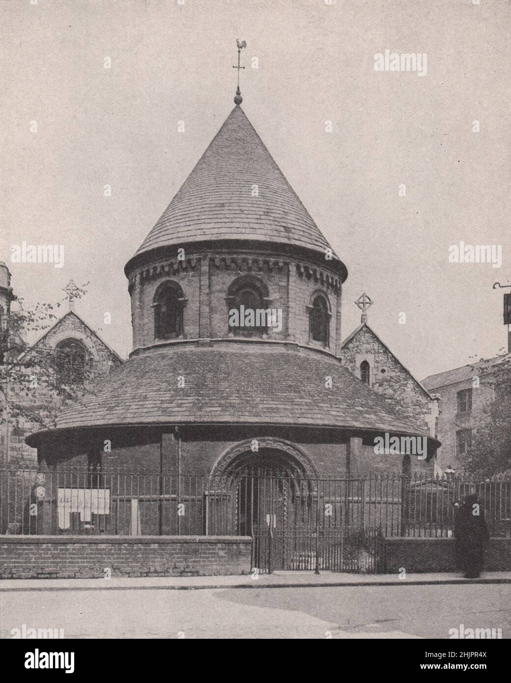 Round churches hi-res stock photography and images - Alamy