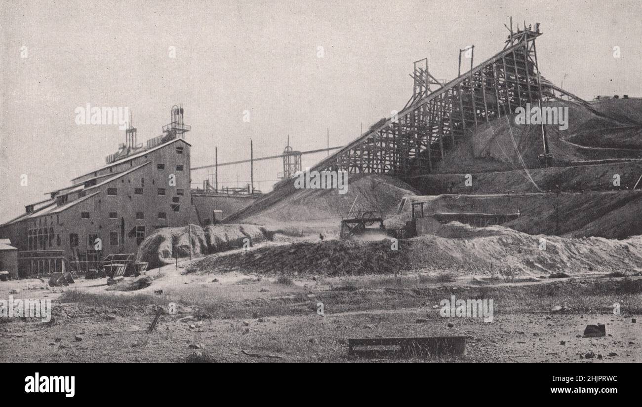 Winding plant at the surface of one of the fabulously rich Kimberley ...