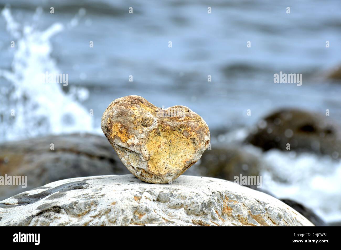Heart shaped stones hi-res stock photography and images - Alamy