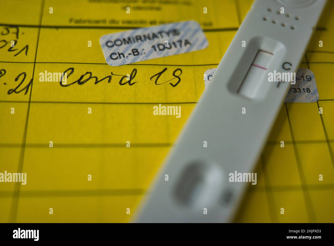 Vaccination card, corona, corona rapid test Stock Photo - Alamy