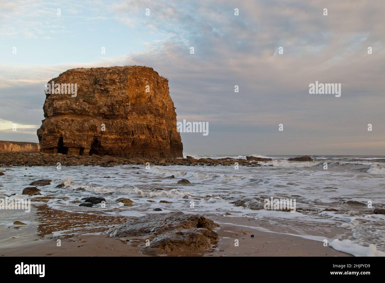 South shields coast hi-res stock photography and images - Alamy
