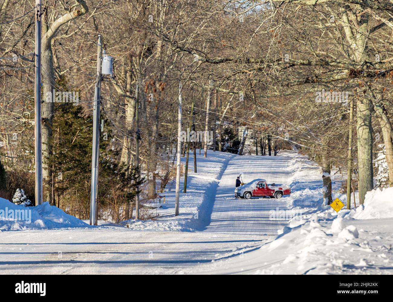 Pickup truck in snow hi-res stock photography and images - Alamy
