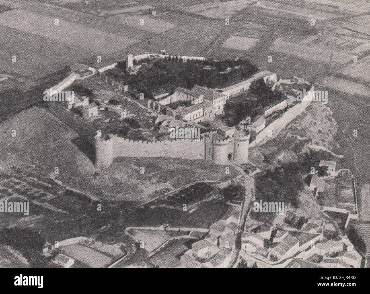 Bird's-Eye view of the medieval town of Villeneuve-les-Avignon. Gard ...