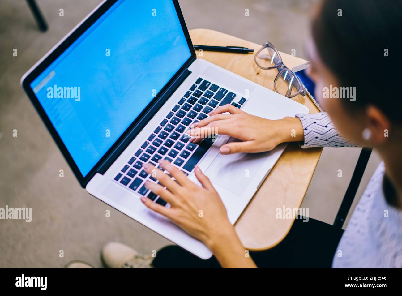 Woman looking keyboard typing hi-res stock photography and images - Alamy