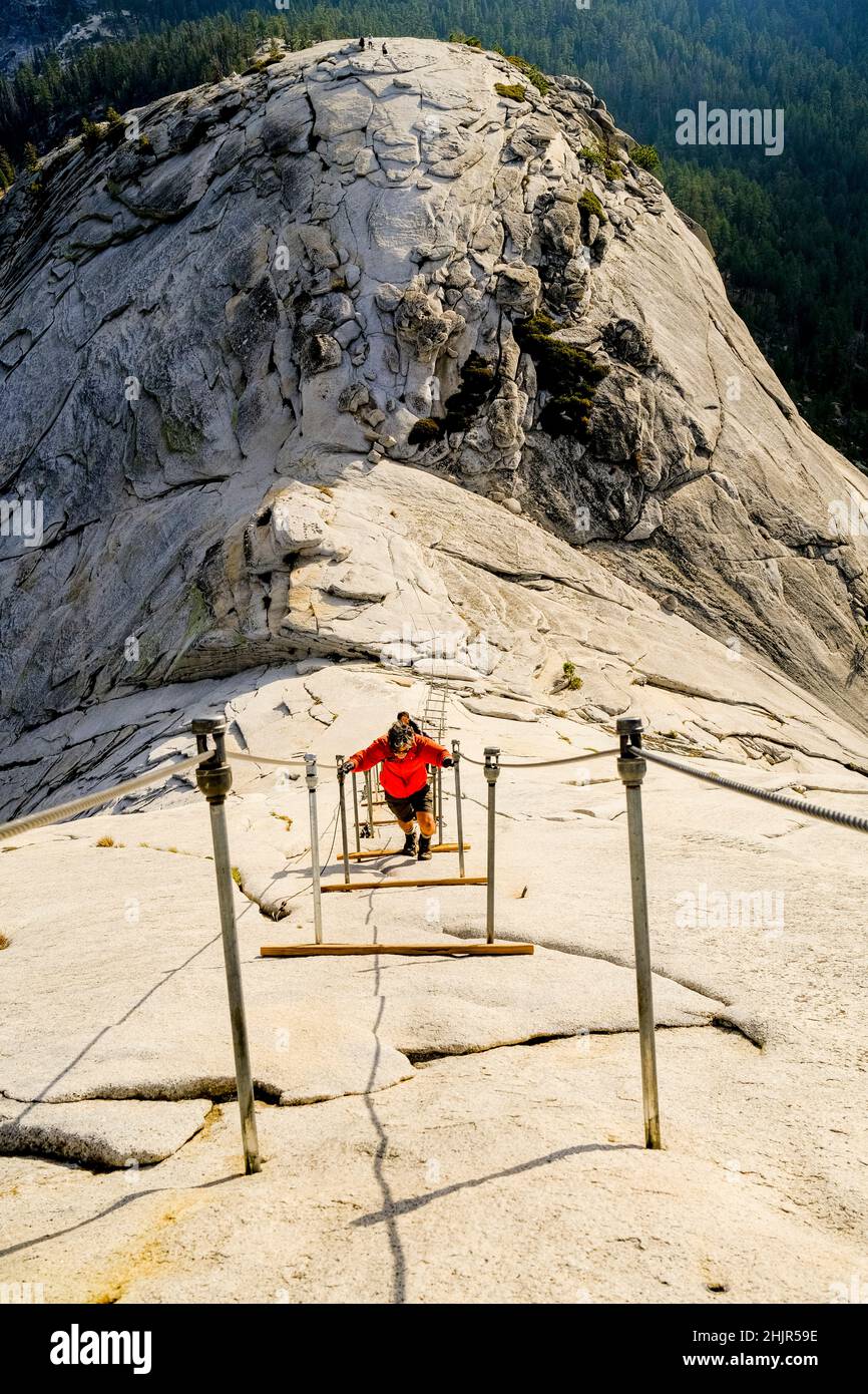 Half dome cables hi-res stock photography and images - Alamy