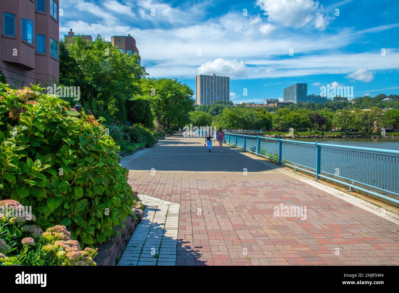River walk path in Edgewater,New Jersey,on the Hudson River,USA. With a ...