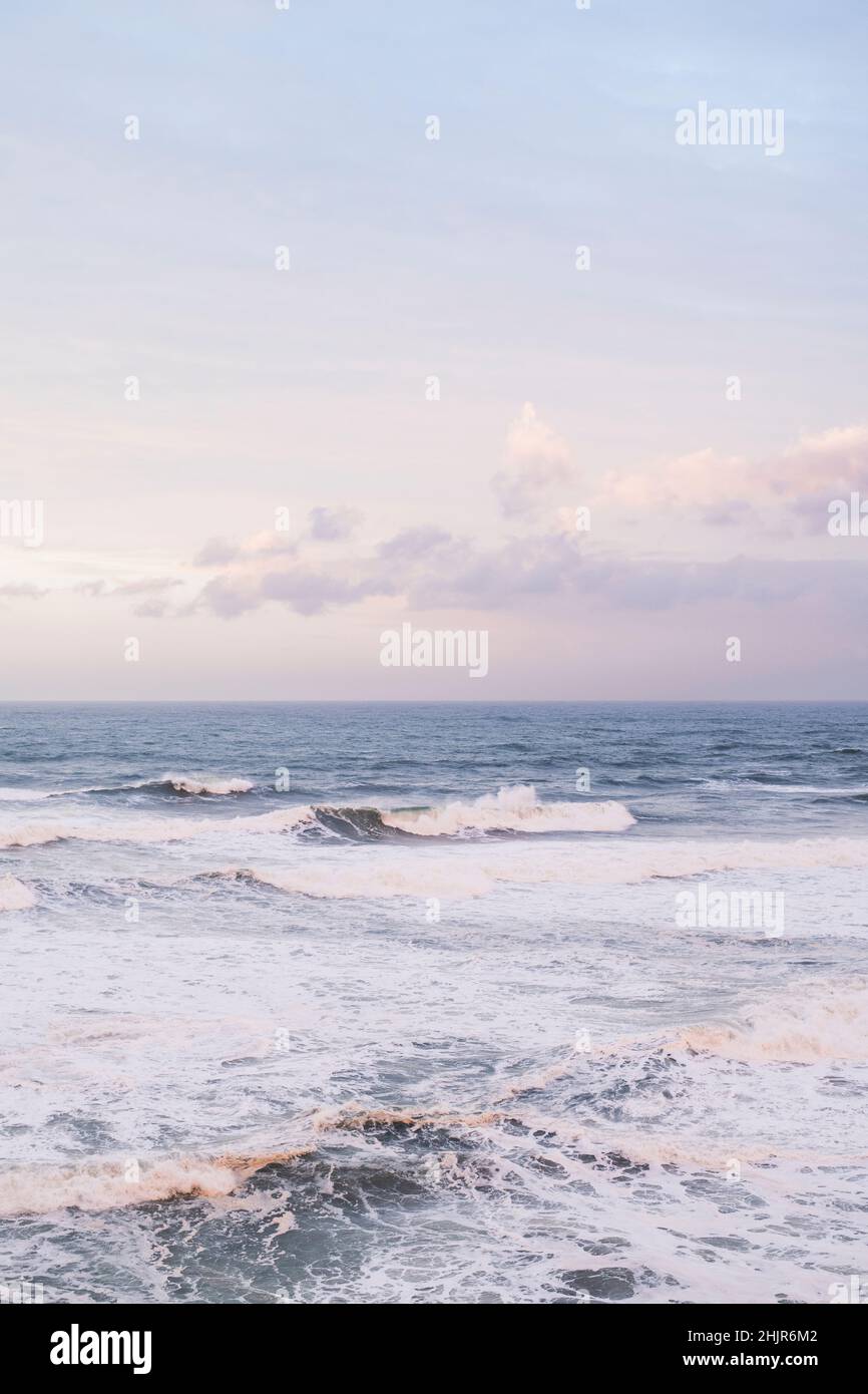 Stormy sunset cape kiwanda hi-res stock photography and images - Alamy