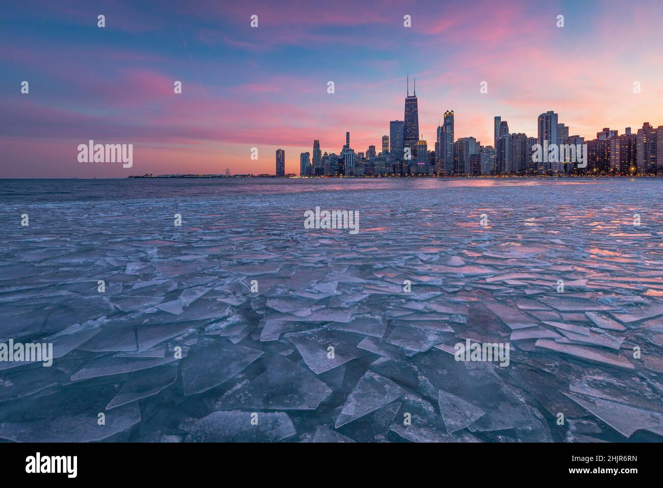 View of the Chicago downtown over lake Michigan Stock Photo - Alamy