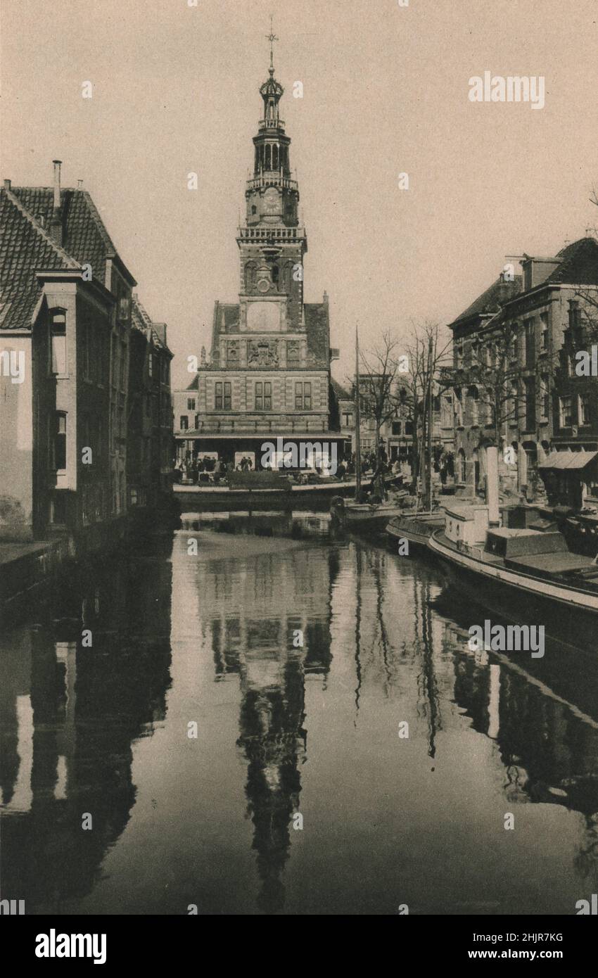 On Market days the place before the weigh house at Alkmaar is full of ...