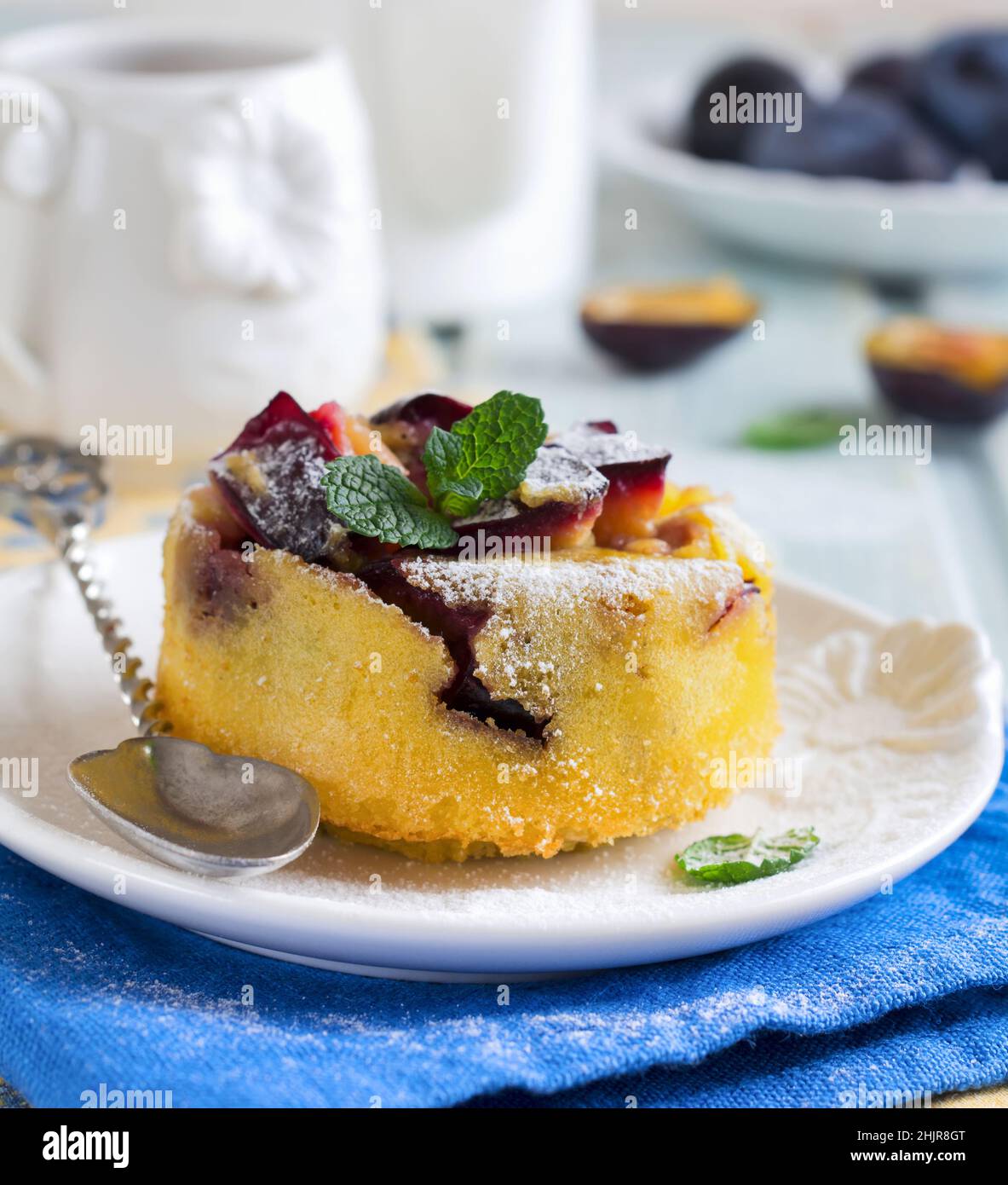 Plum pudding fruit hi-res stock photography and images - Alamy