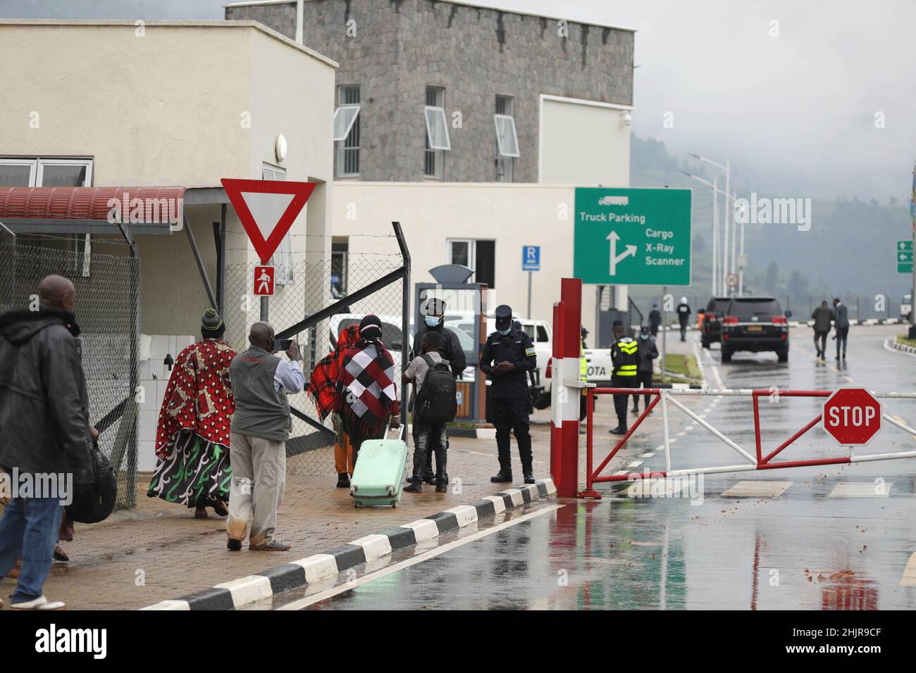 Kabale, Uganda. 31st Jan, 2022. People line up at the Gatuna-Katuna ...