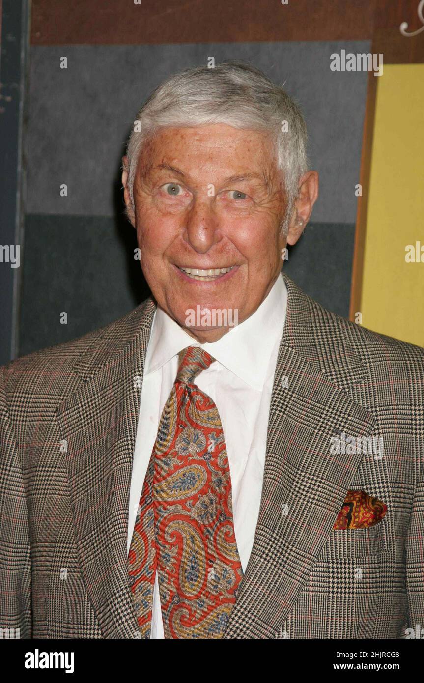 Don Hewitt attends the Guild Hall Academy of the Arts 20th Annual ...