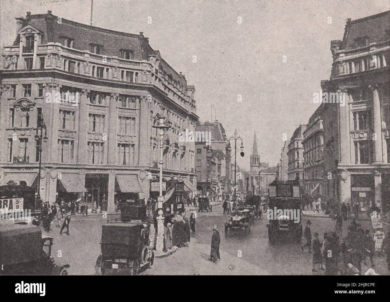 Oxford Circus, the great shopping centre, and upper Regent Street ...