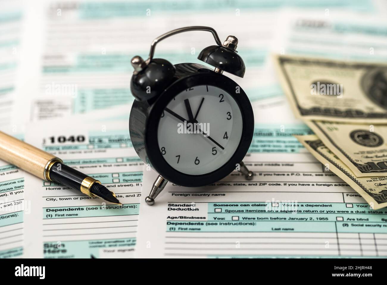 Clock form hi-res stock photography and images - Alamy