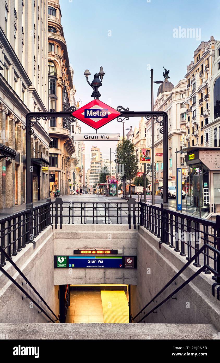 Gran Via metro station entrance. Madrid, Spain Stock Photo - Alamy