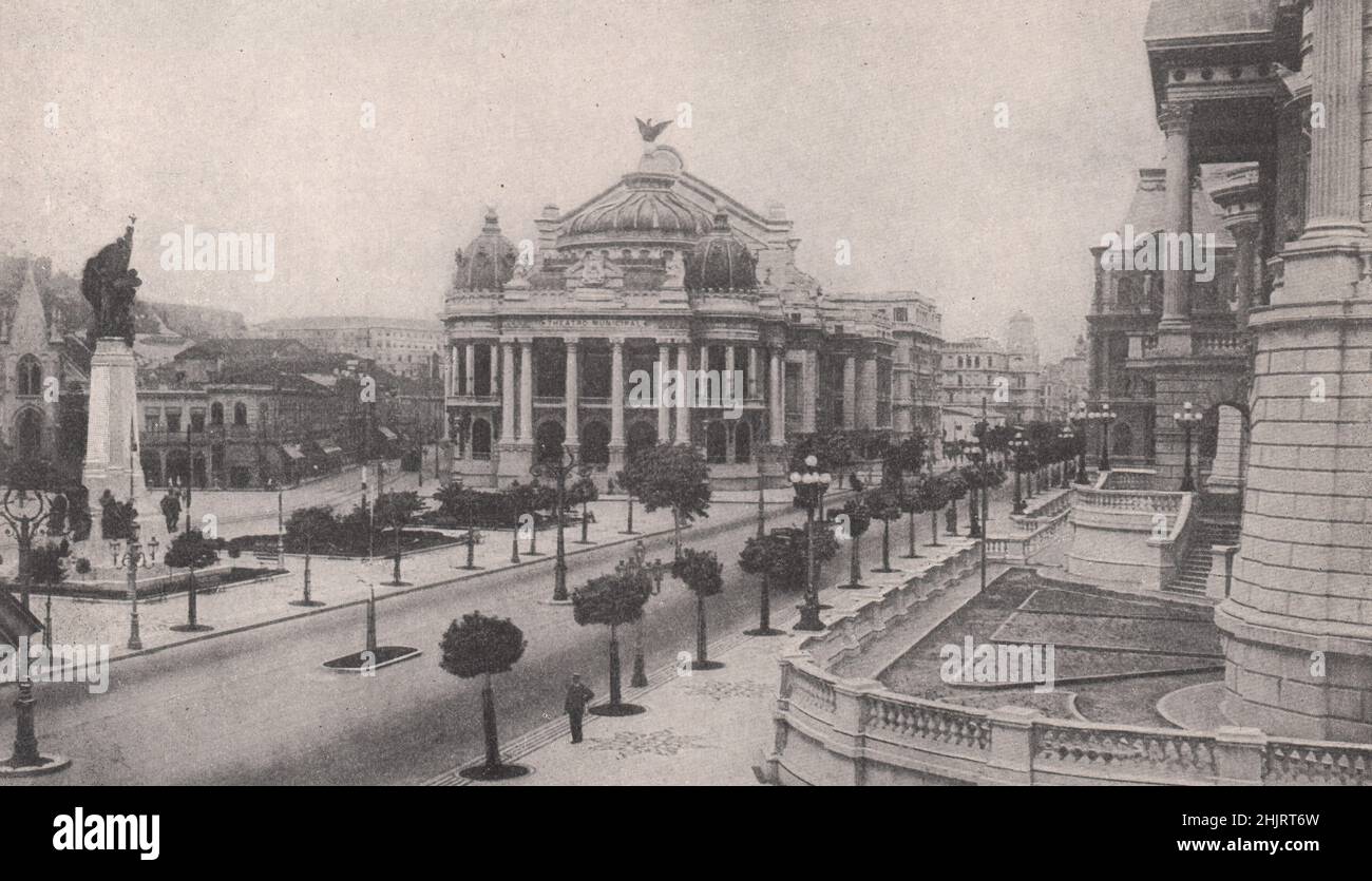 Facade of the theatro municipal Rio's home of opera, in the Avenida ...