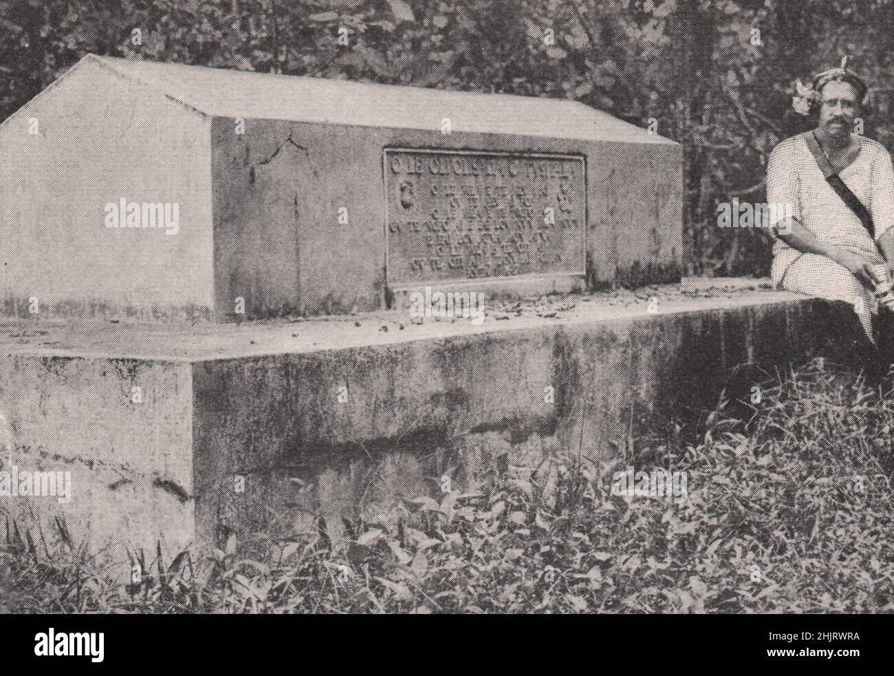Tomb of Robert Louis Stevenson on Mount Vaea, Upolu. Samoa (1923 Stock ...