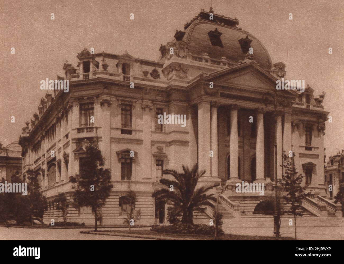 Portico hi-res stock photography and images - Alamy