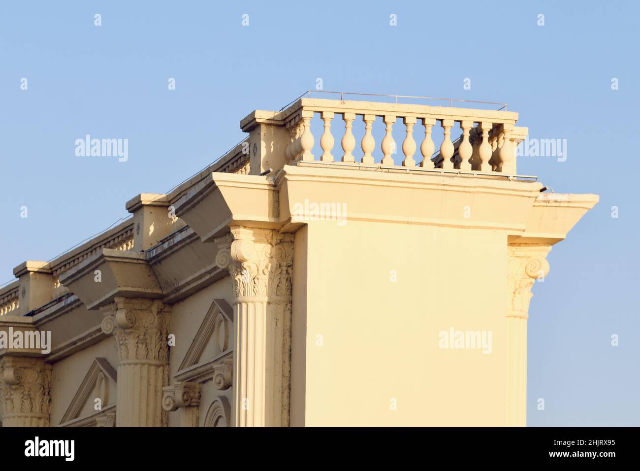 White concrete pillar during daytime Stock Photo - Alamy