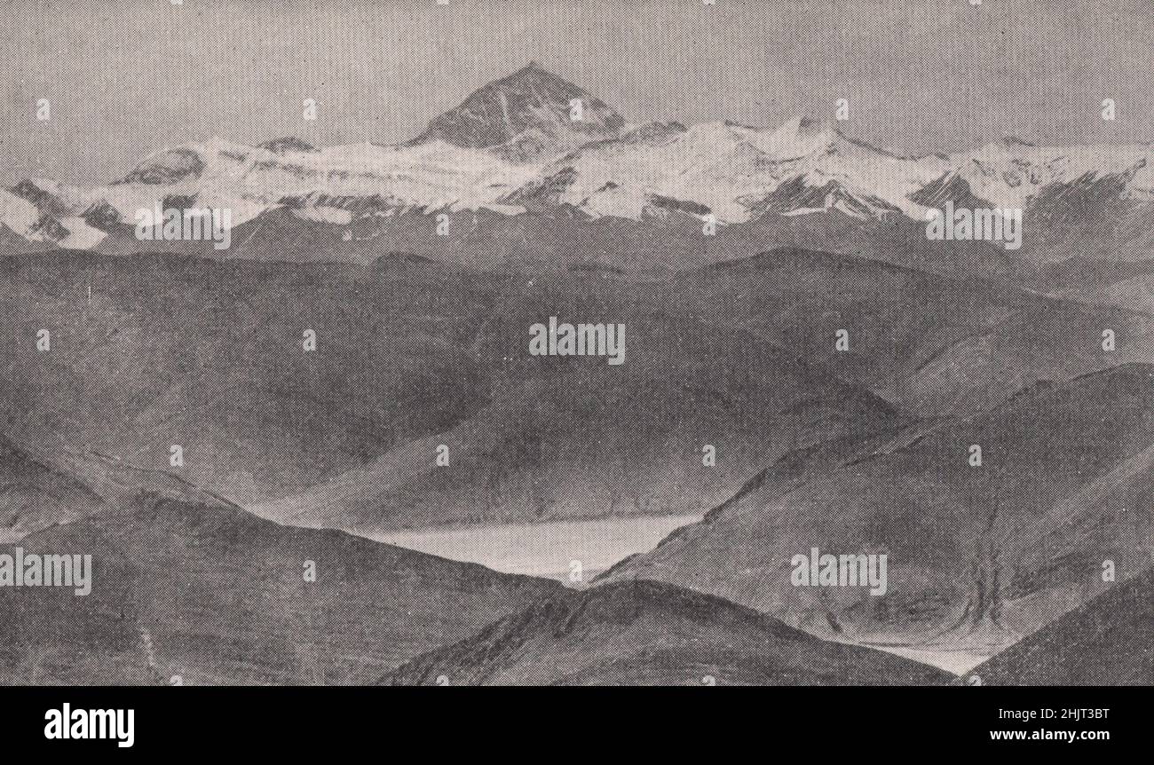 Mount everest illustration hi-res stock photography and images - Alamy